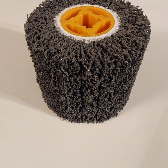 SIGNI | Accessories | Poly Strip Abrasive Drawing Wheel Clean And ...